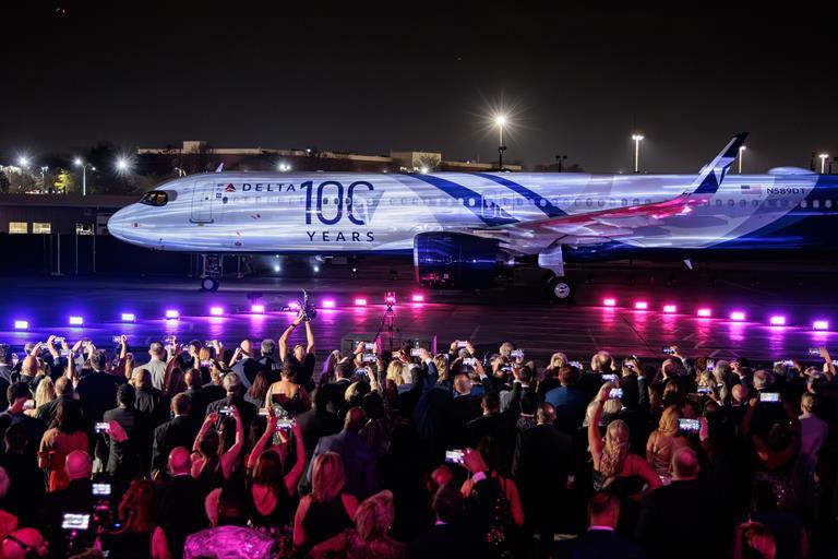 Delta unveils centennial-celebrating livery | News | Flight Global